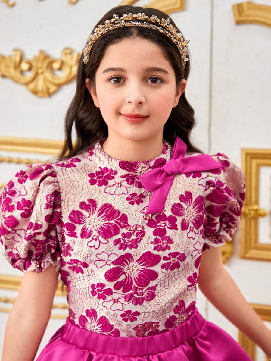 SHEIN 2ชิ้น ชุดเด็กหญิงวัยรุ่น เสื้อเบลาส์ลวดลายแจ็คการ์ด ที่หรูหรา แขนพอง และกระโปรงเลเยอร์เค้ก ...