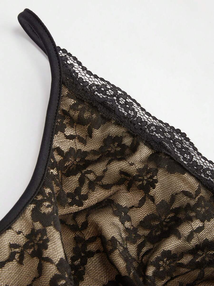 SHEIN Privé Plus Size Women Elegant Lace Transparent Camisole | SHEIN USA