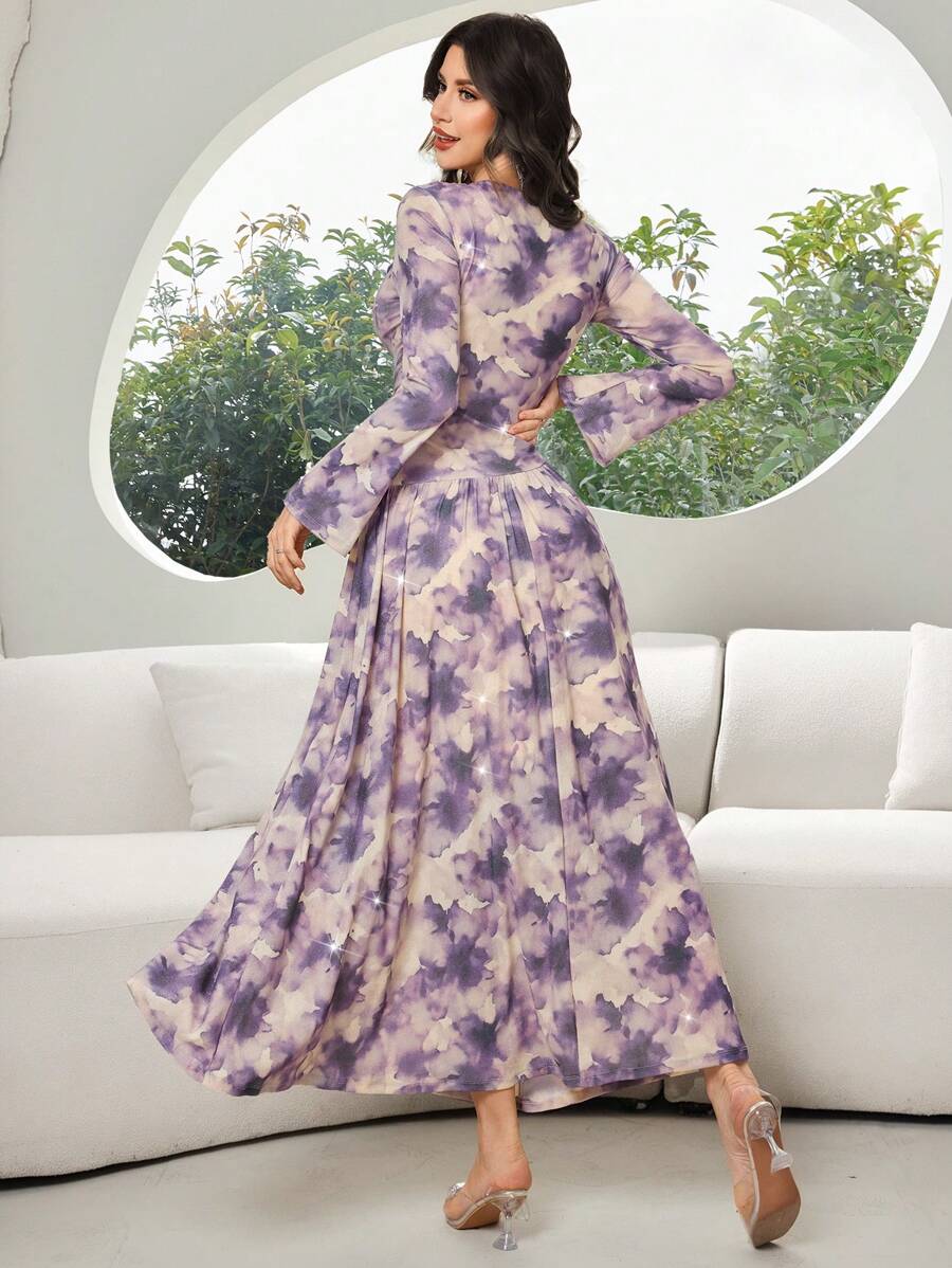 SHEIN Modely Vestido Elegante de Manga Longa com Gola Redonda, Estampa de Batik, Plissado e ...