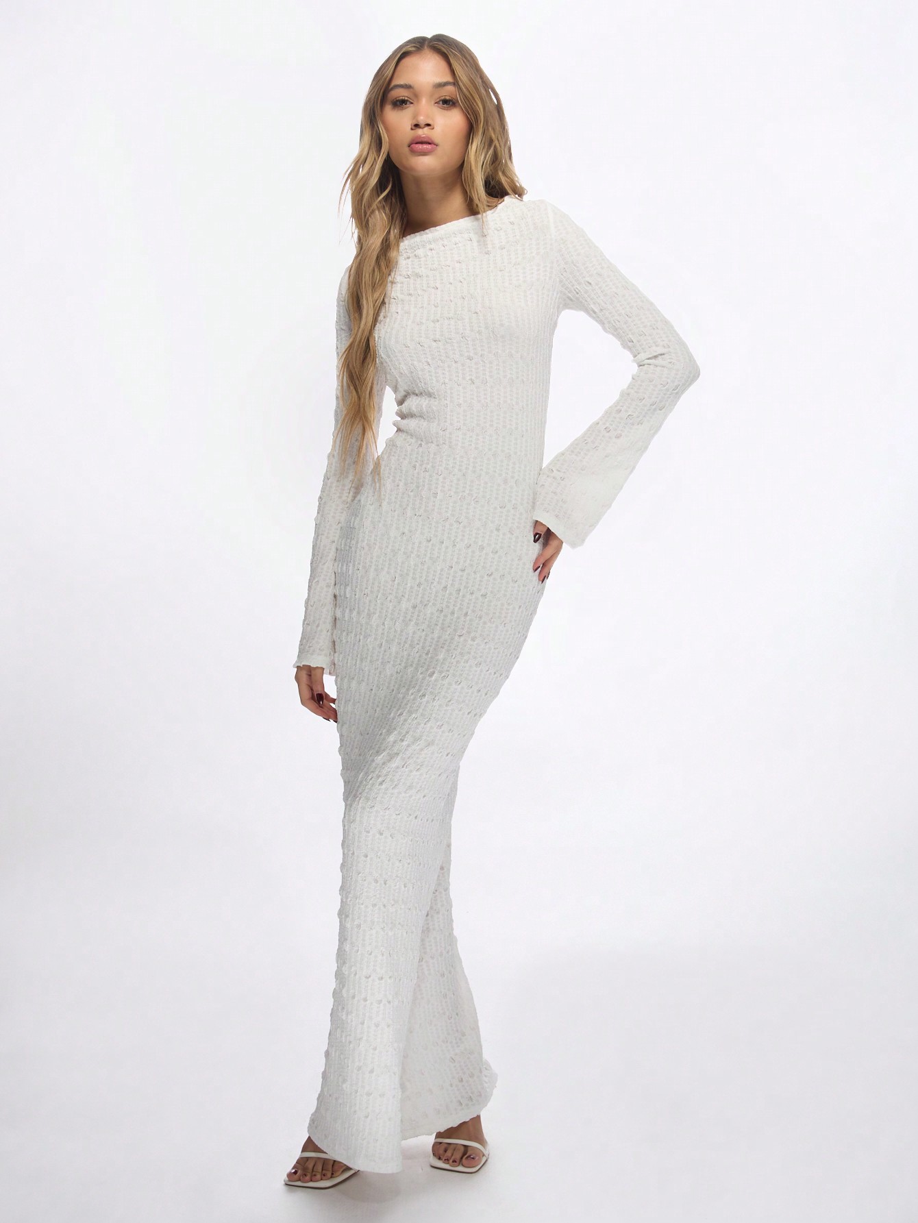 Texture Maxi Dress With Tie Back And Flare Sleeve｜MISSGUIDED