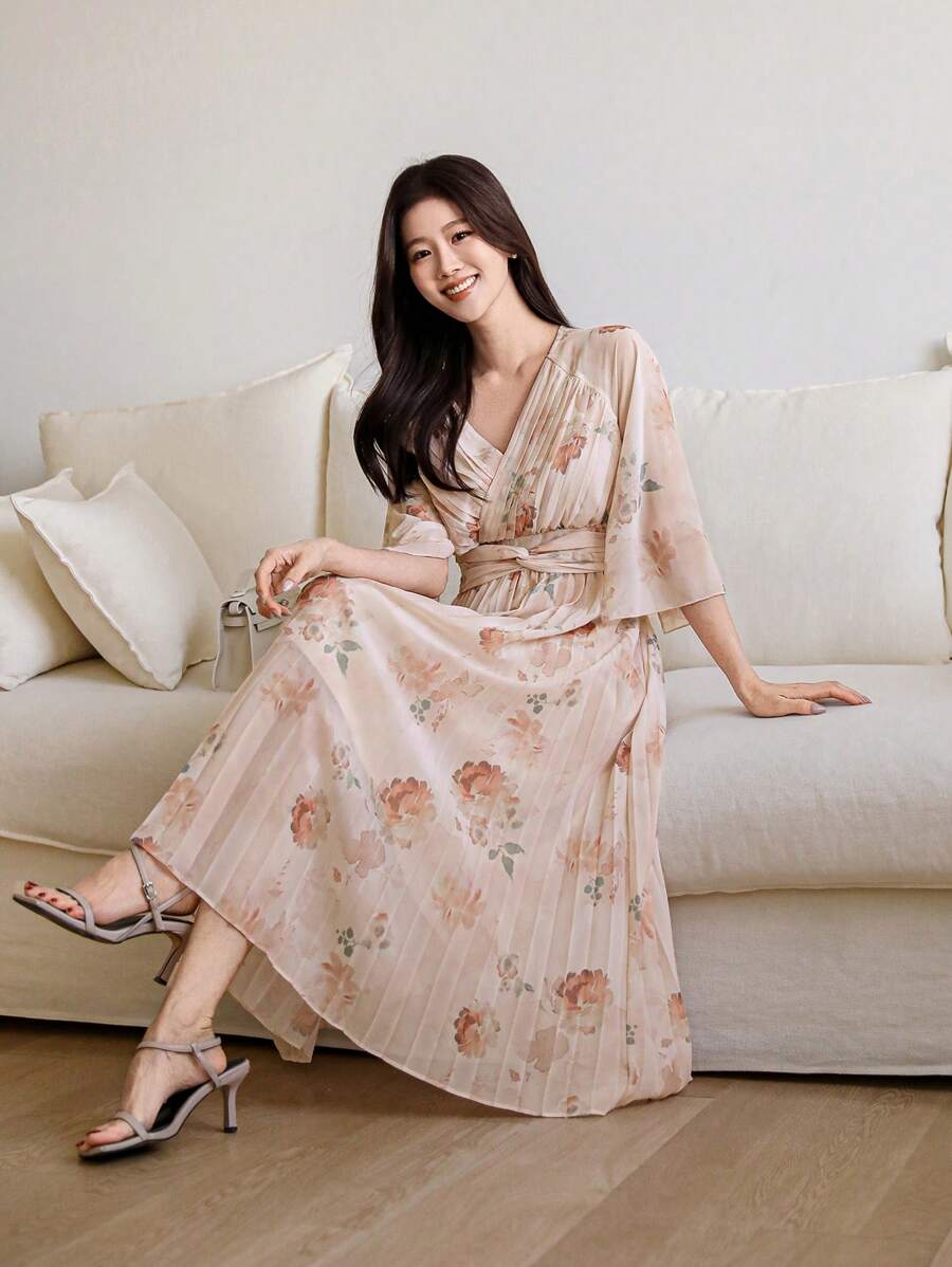 DAZY V-Neck Pleated All-Over Floral Print Mid-Long Dress For Women Sundress | SHEIN USA