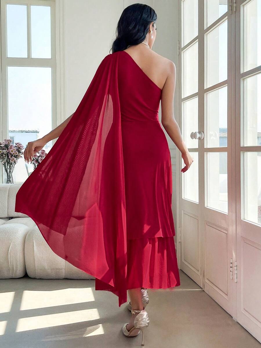 SHEIN Modely Abito elegante da donna in colore unito, con colletto asimmetrico, lunghezza media ...