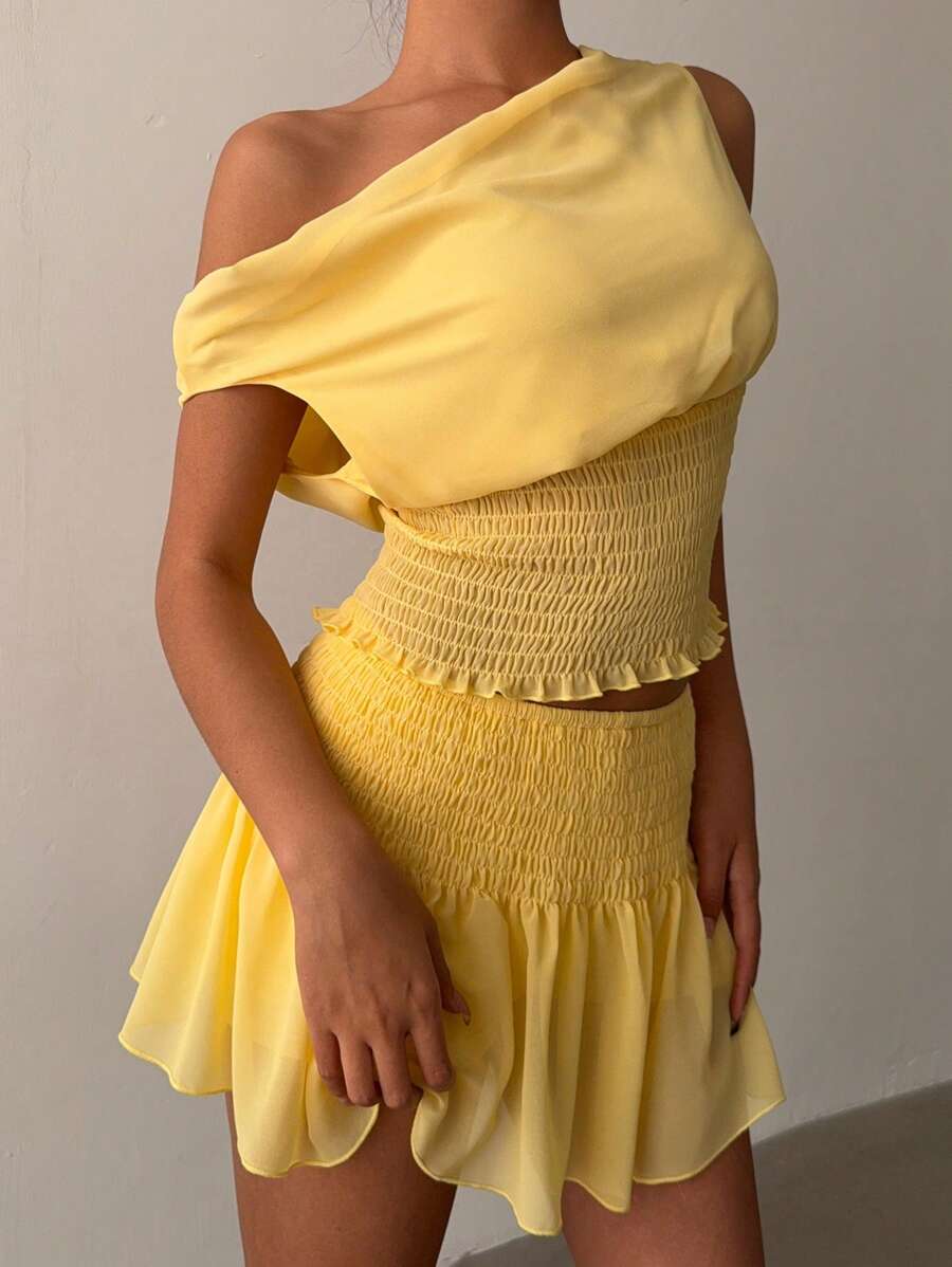 Aloruh Young Lady White Asymmetrical Shoulder Fitted Top + Super Short ...