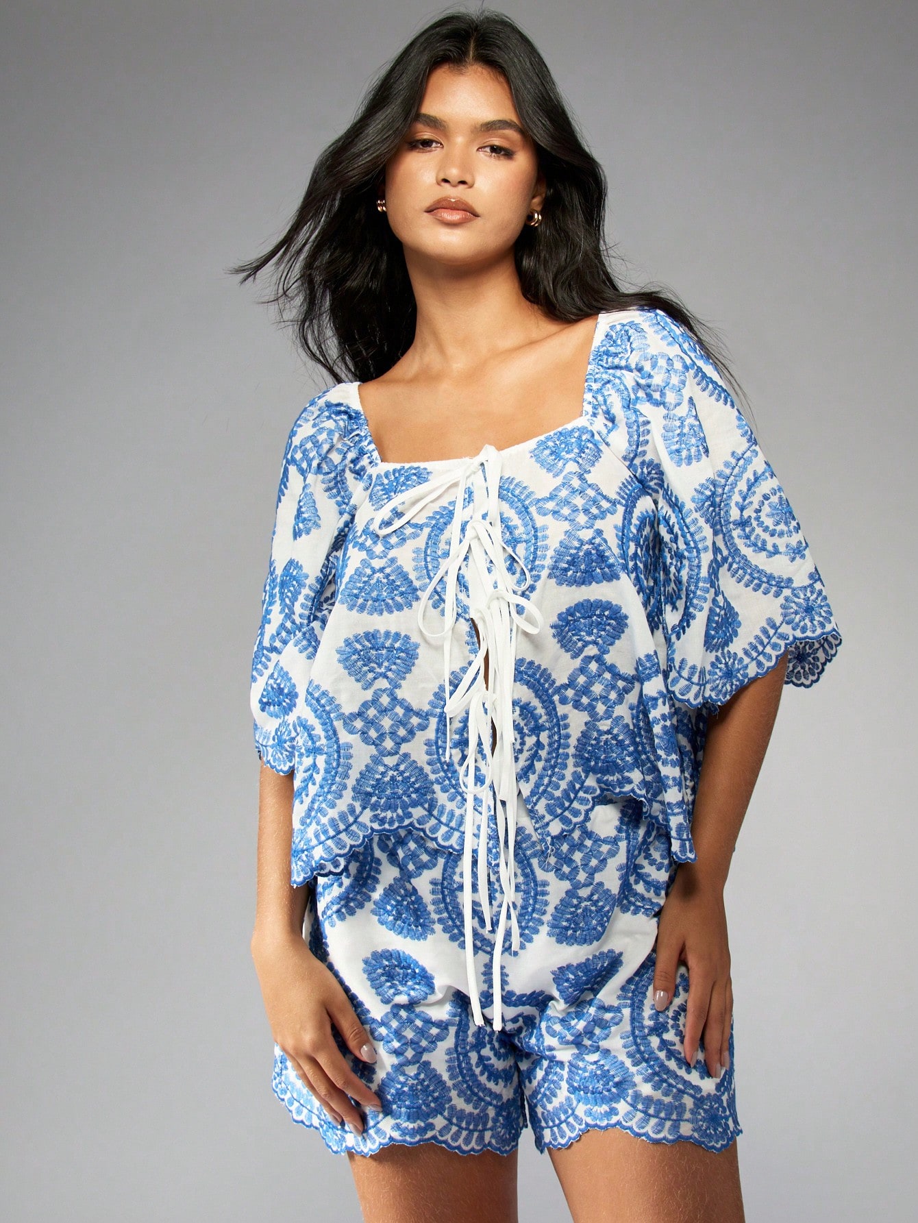 MISSGUIDED Broderie Anglaise Lace-Up Two-Piece Set｜MISSGUIDED