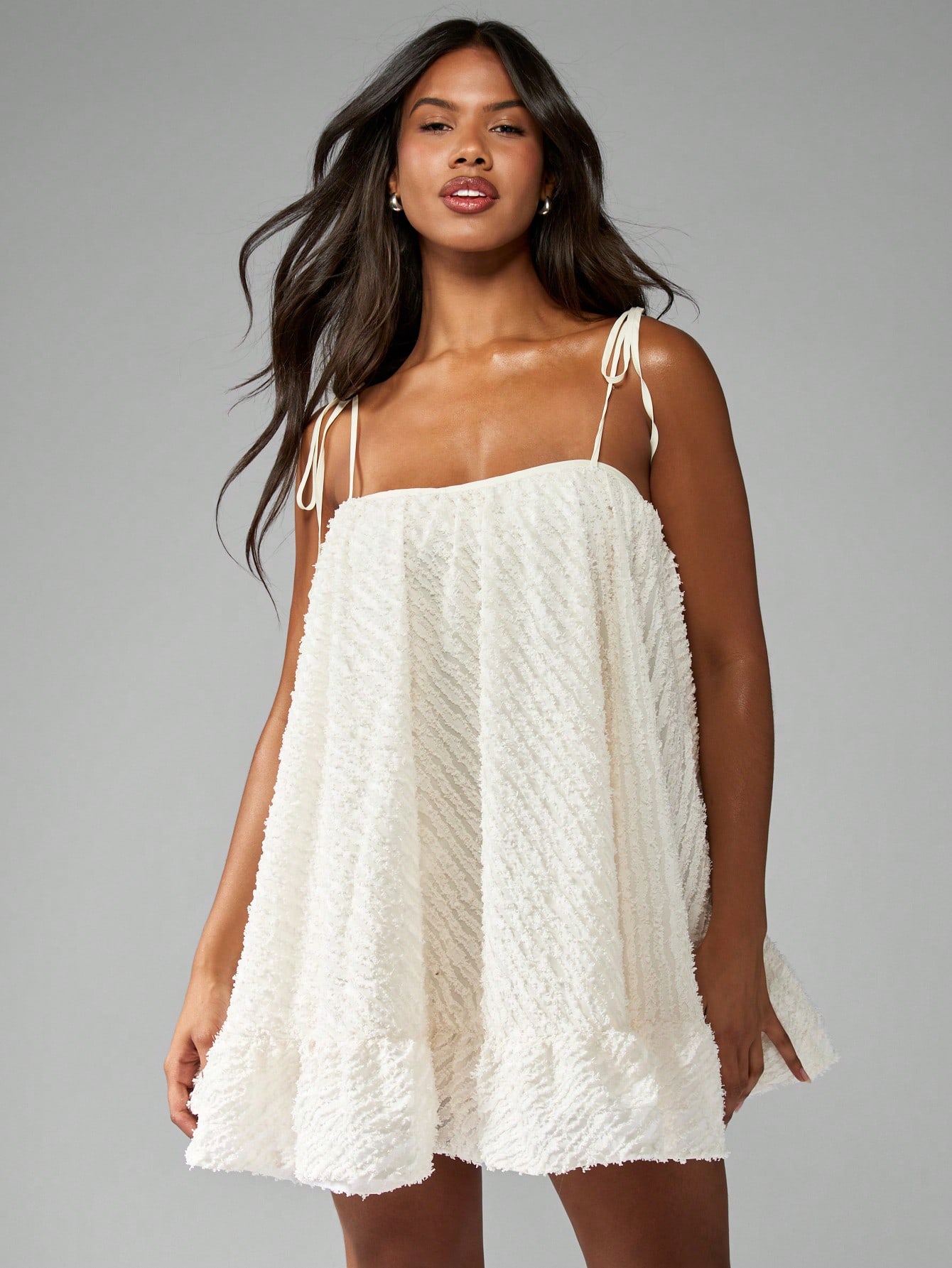 Textured Mini Dress With Tie Shoulders｜MISSGUIDED