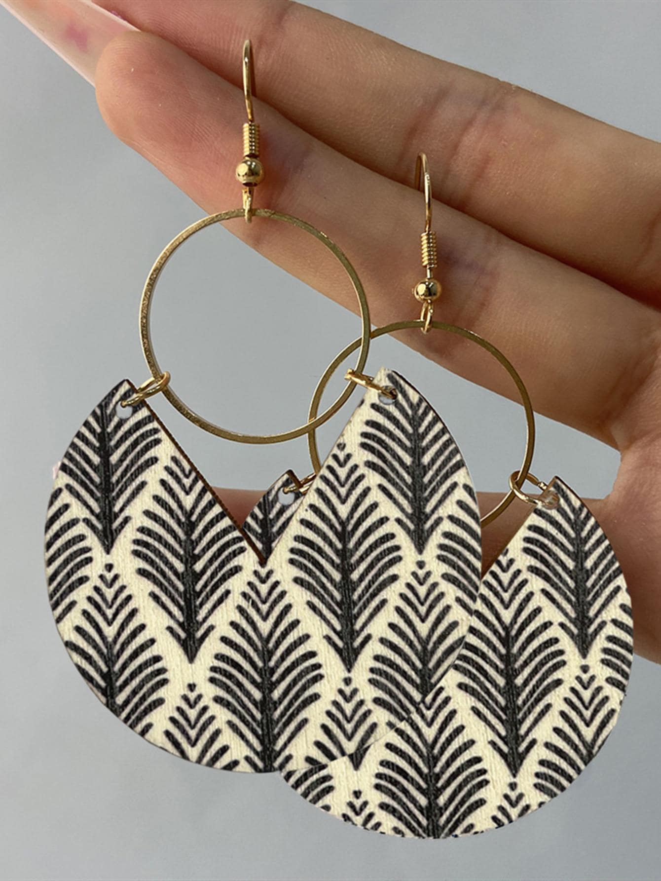 KWHY Leaf Pattern Round Drop Earrings | SHEIN USA