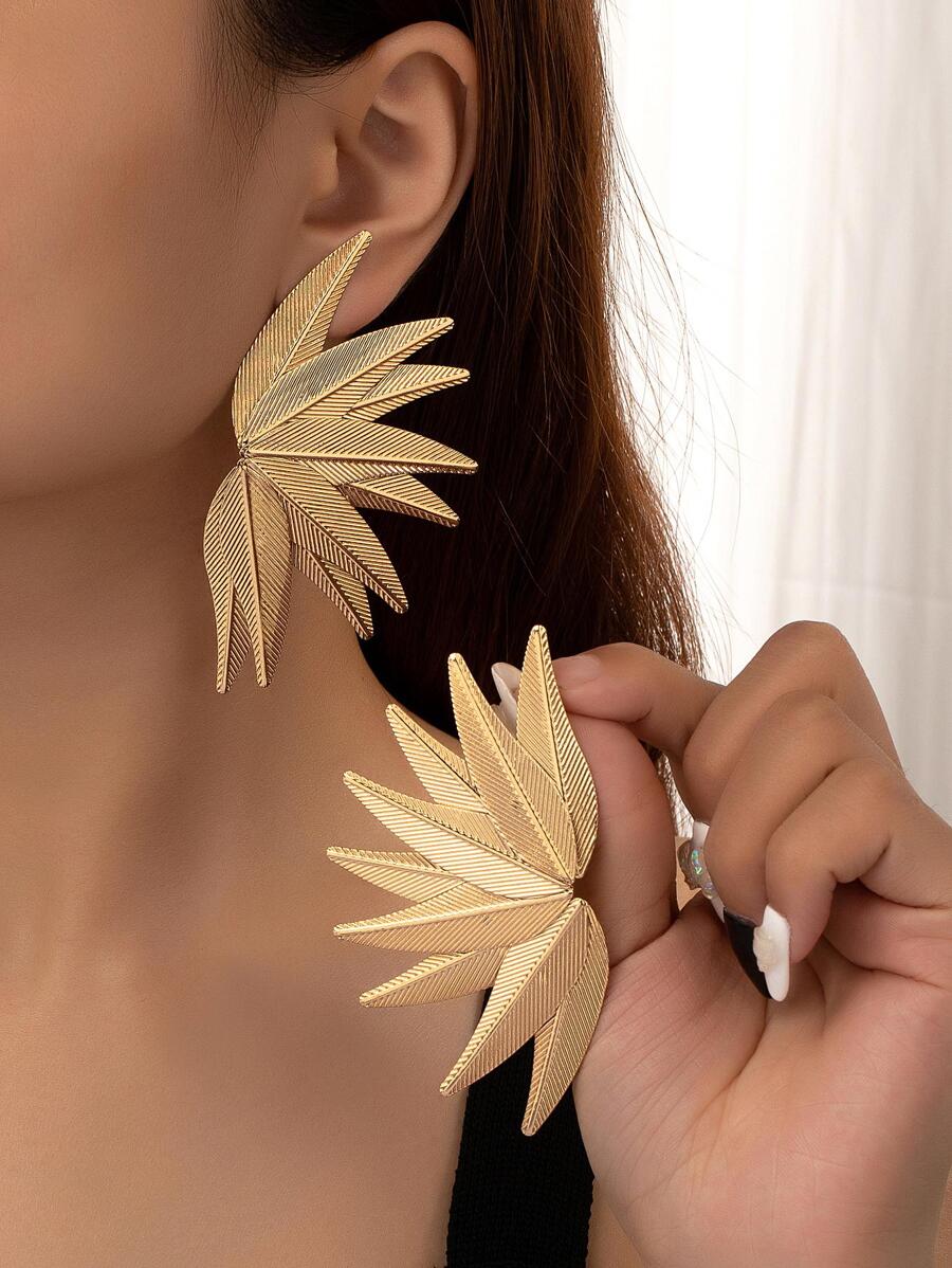 2pcs Leaf Design Stud Earrings | SHEIN USA