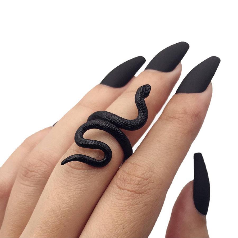 Lady's Gothic Black Snake Shaped Ring, Personalized Vintage Ring For ...