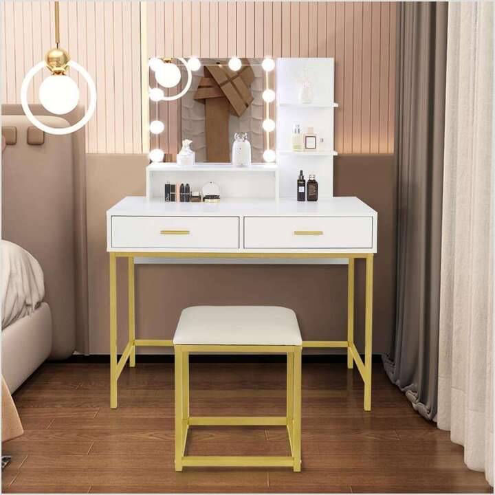 Makeup Table