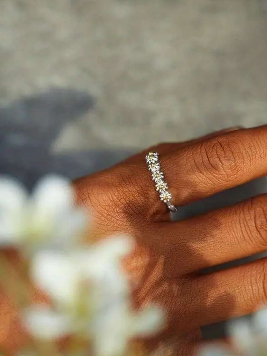 Simple Style Daisy Flower Ring For Women Promise Romantic Engagement ...