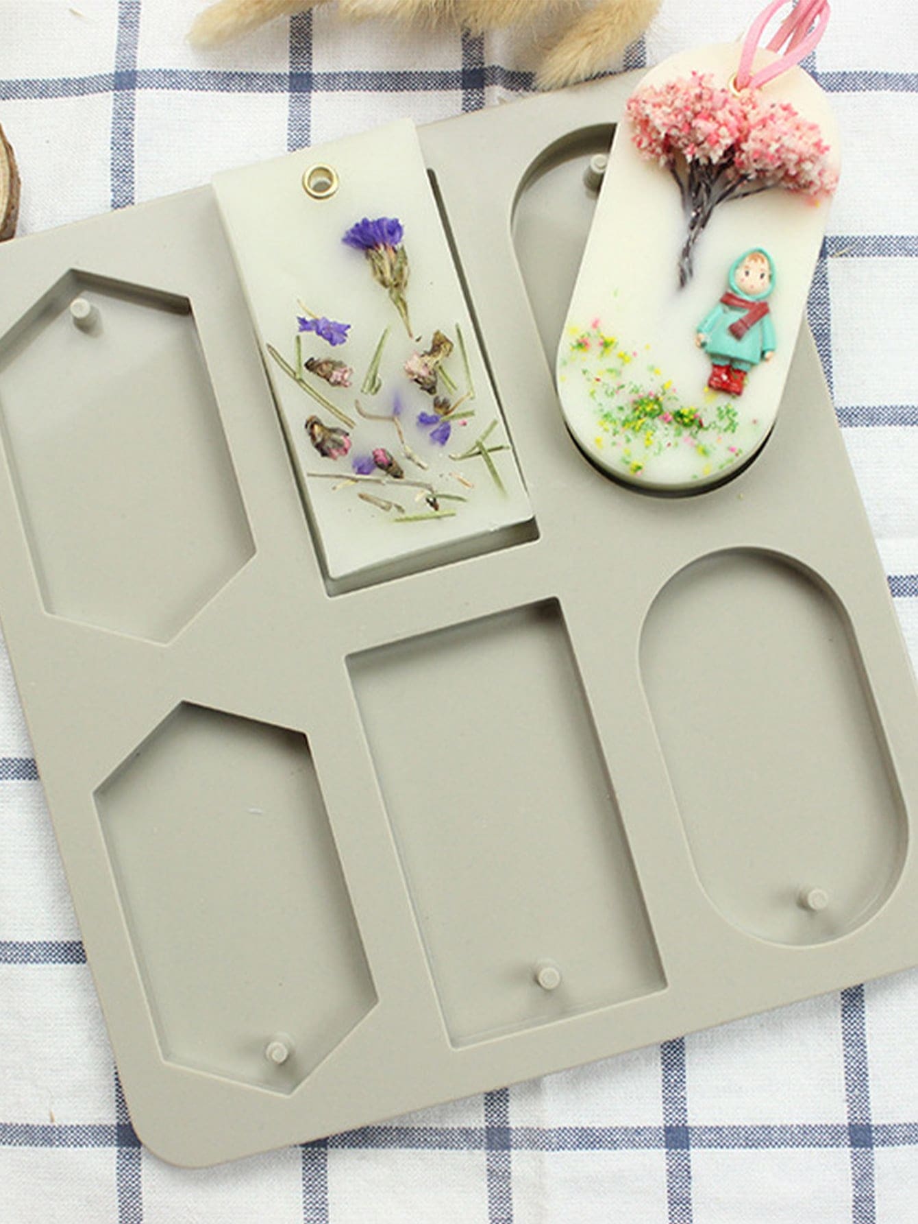 1pc 6 Cavity Four Diamond, Rectangle, And Oval Shape Silicone Mold For ...