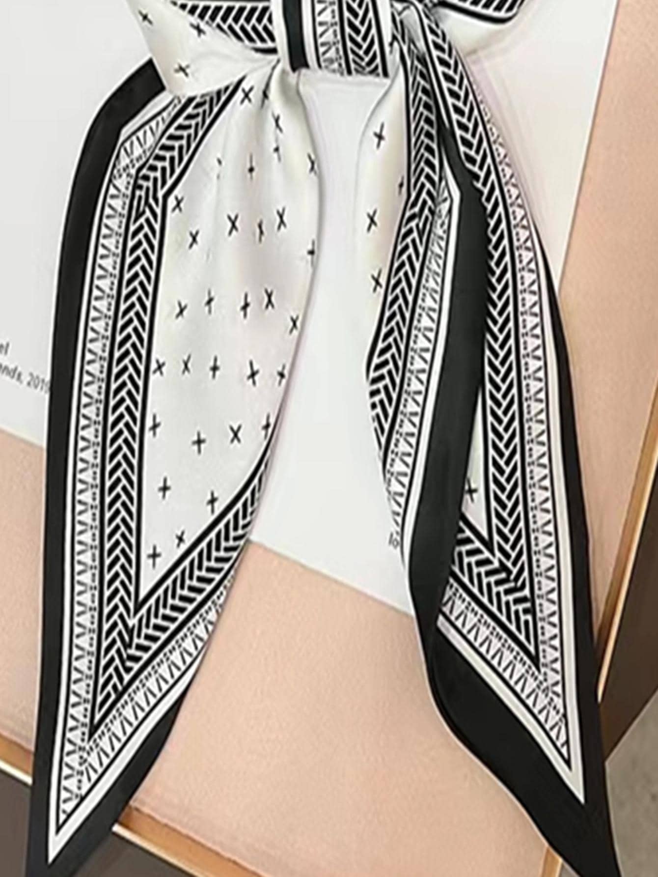 Black And White Small Plus Sign Patterned Neck Scarf | SHEIN EUR