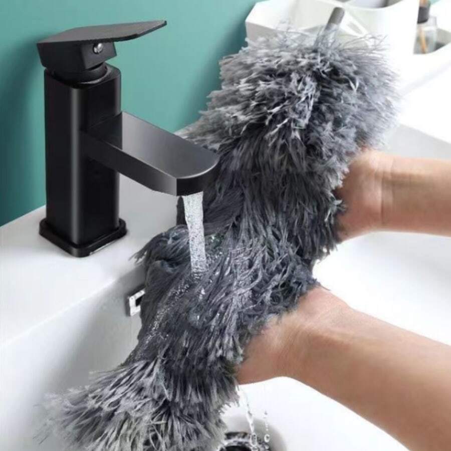 Feather Duster With Static Electricity For Dust Removal At Home ...