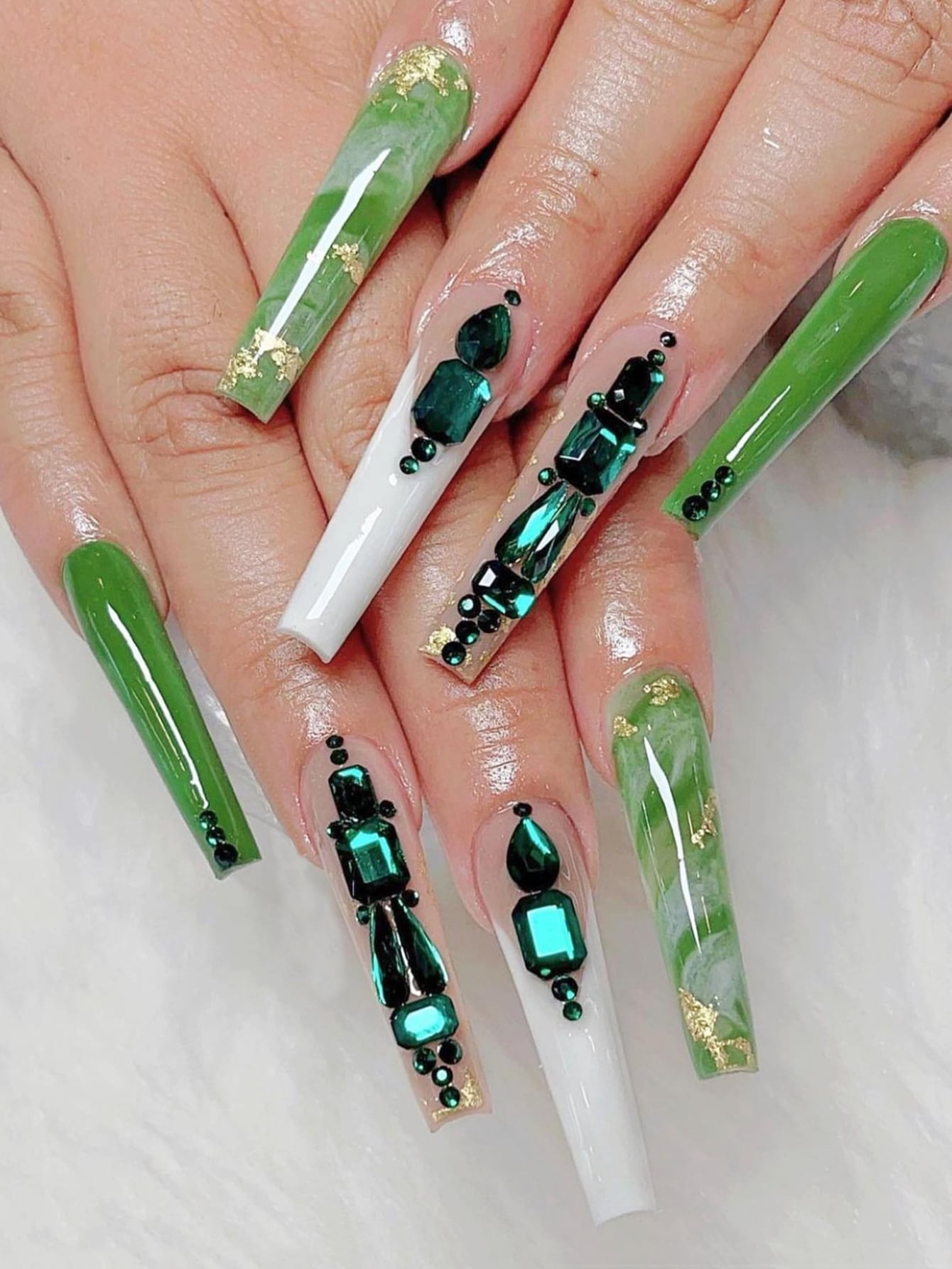 Manicure 24 Grids Green Rhinestone Accessory Set With Flat Bottomed And ...