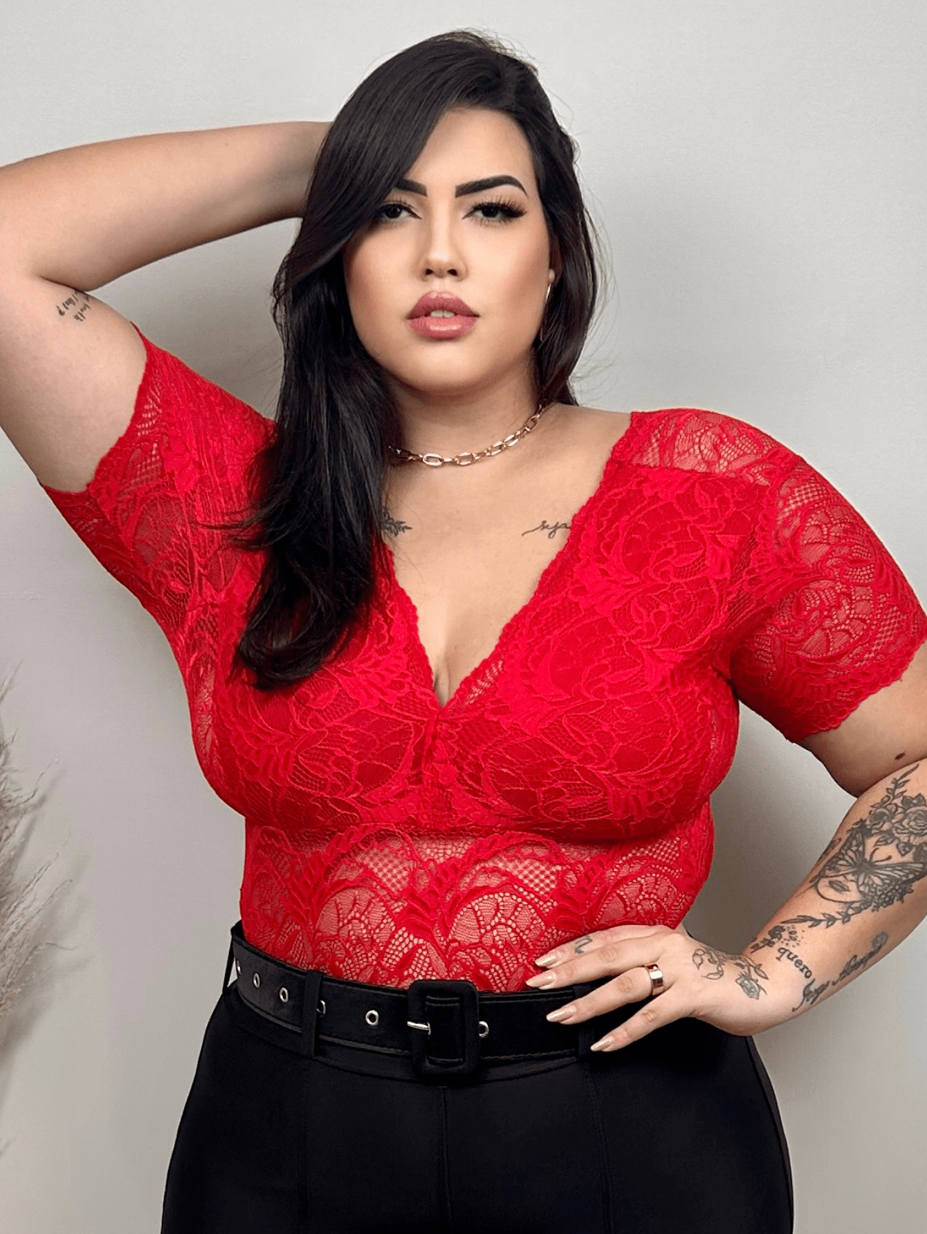 Blusa Feminina Plus Size Cropped com Manga em Renda Elegante e ...