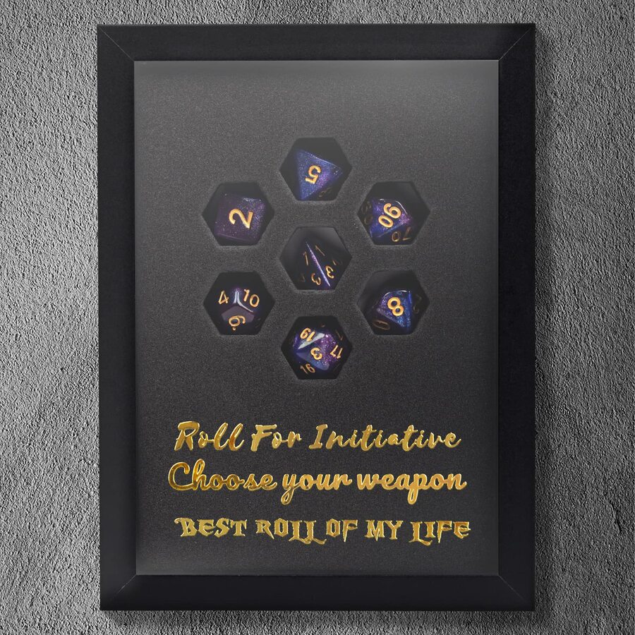 Master Screen 3D Embossed Faux Leather + Dice Display Frame with 7 ...