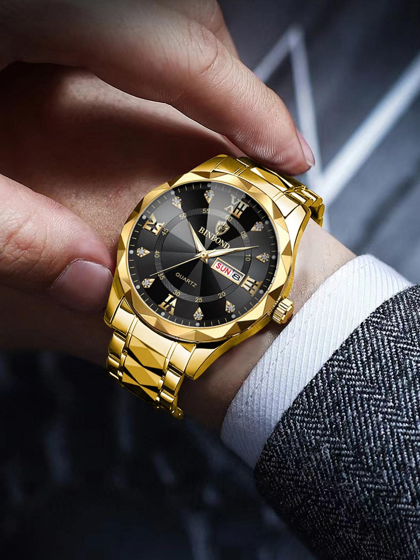 1pc メンズゴールドメッキ合金ラウンドダイヤルクォーツ時計、ステンレススチールストラップとナイトライトディスプレイ、ビジネススタイル ...