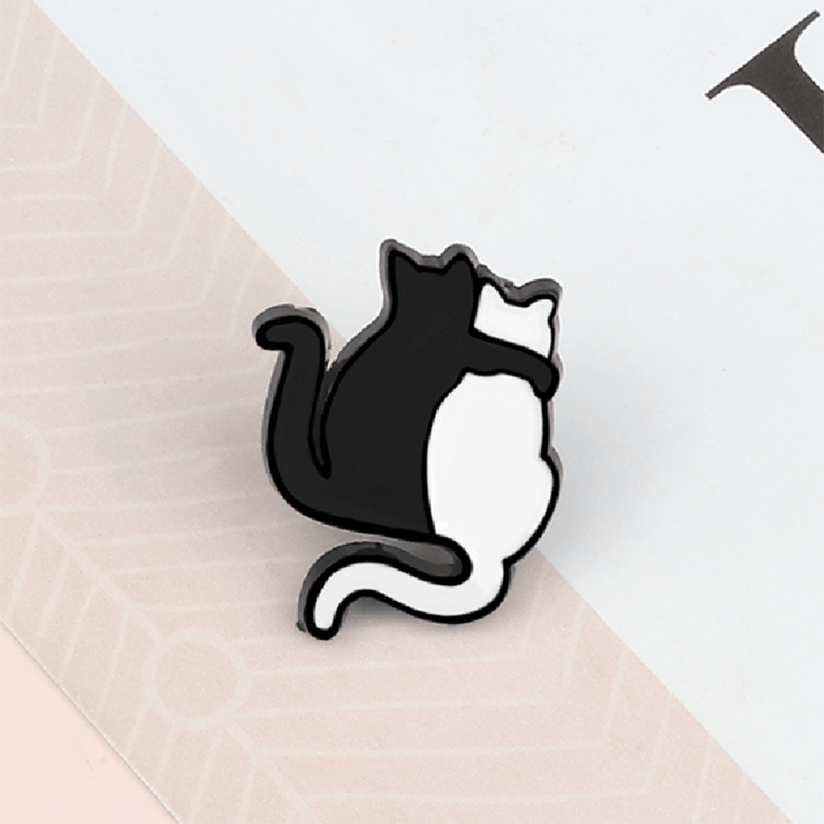 Black And White Cat Enamel Pins Hugging Cats Brooches Cartoon Cute ...