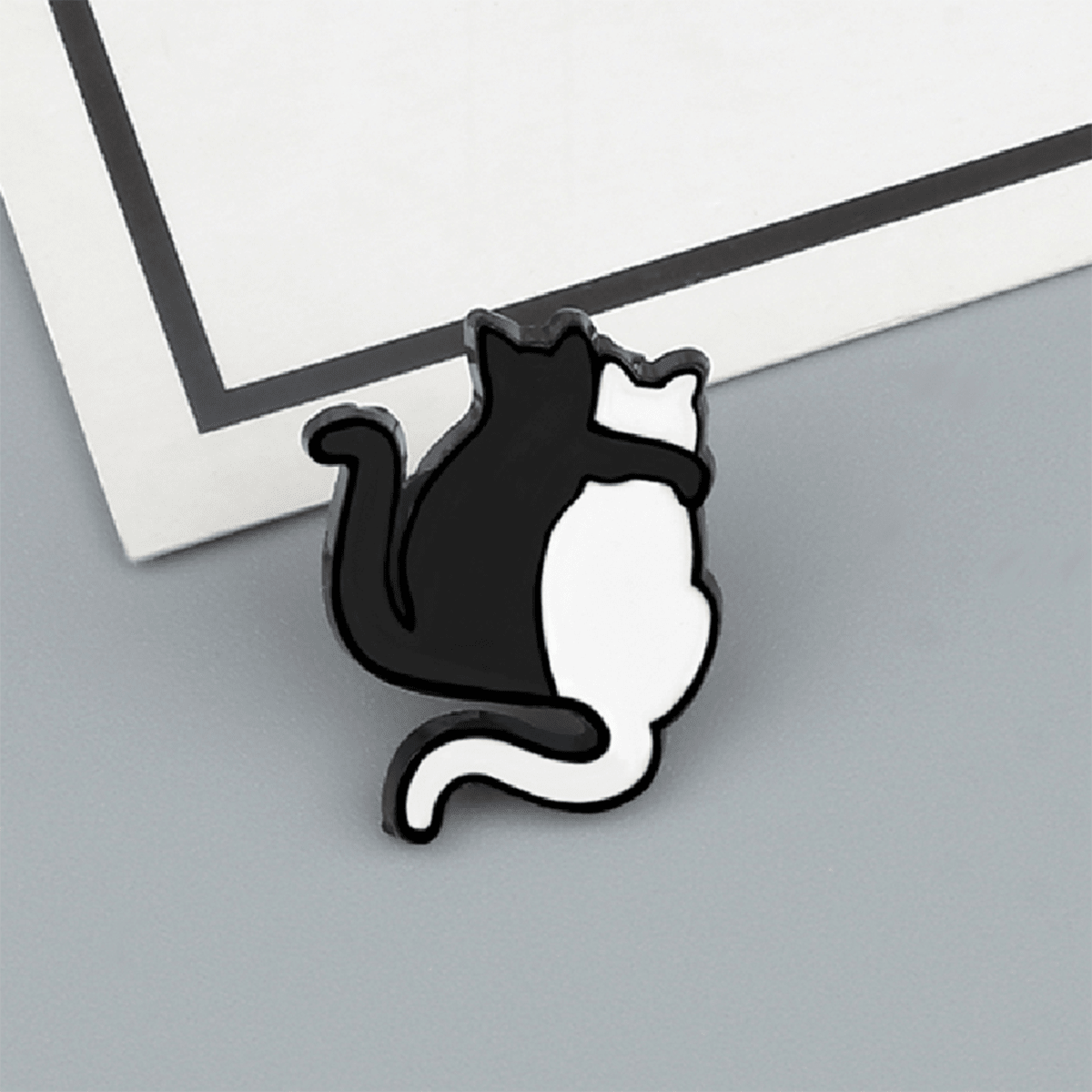 Black And White Cat Enamel Pins Hugging Cats Brooches Cartoon Cute ...