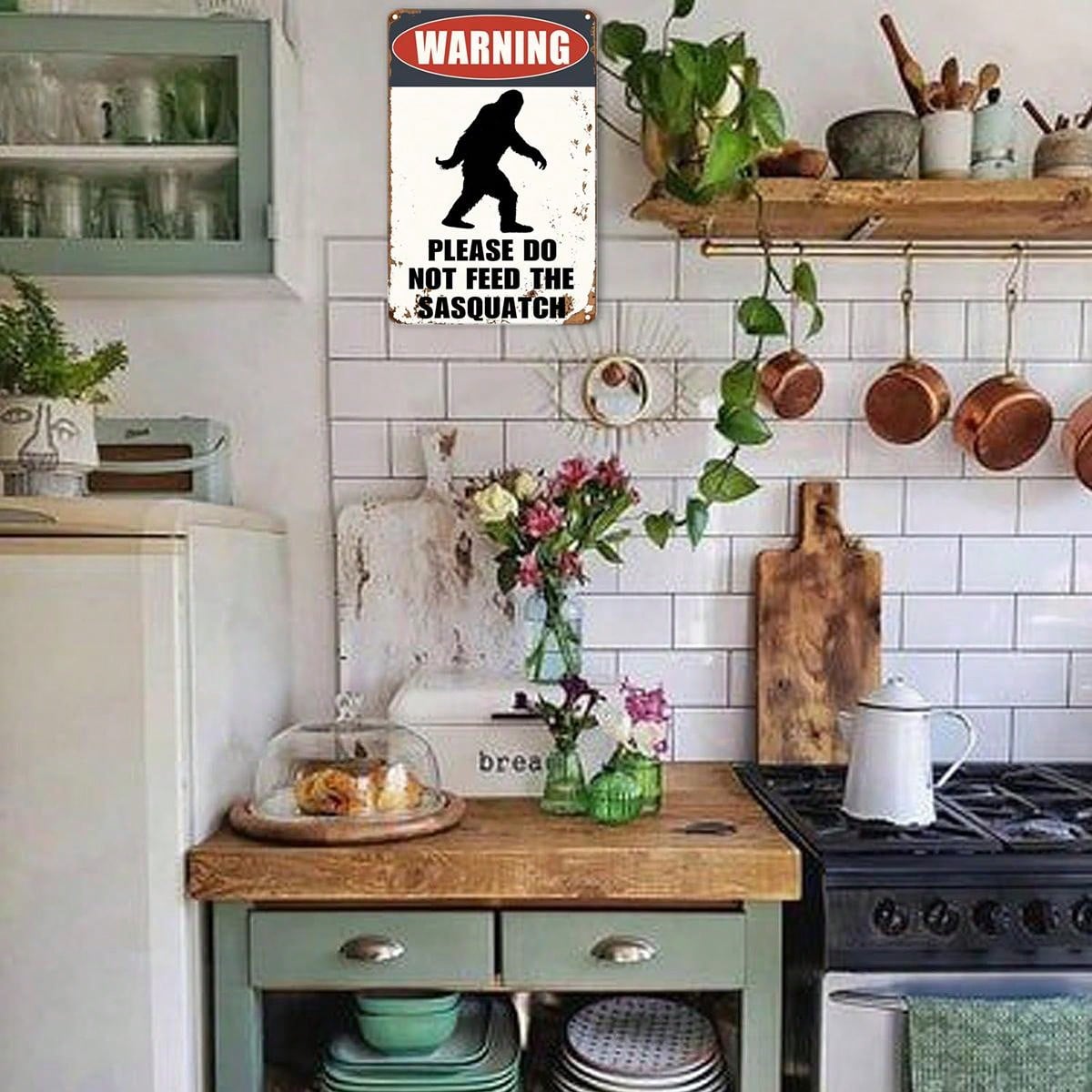 1pcs Vintage Wall Art Warning Please Do Not Feed The Sasquatch Tin Sign ...