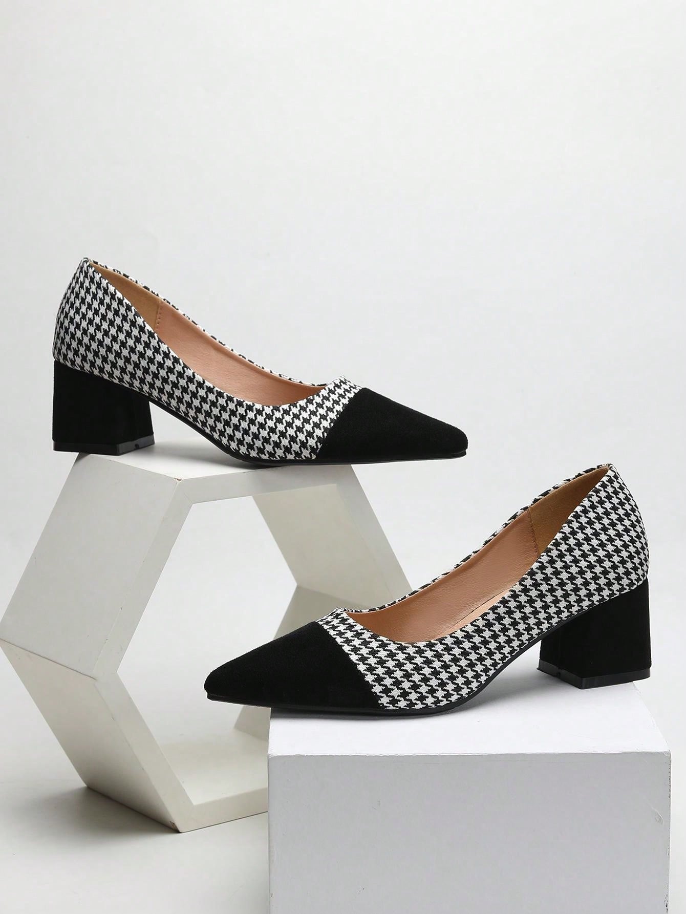 Women's Elegant Diamond Checkered Black & White Color Block Pointed Toe ...