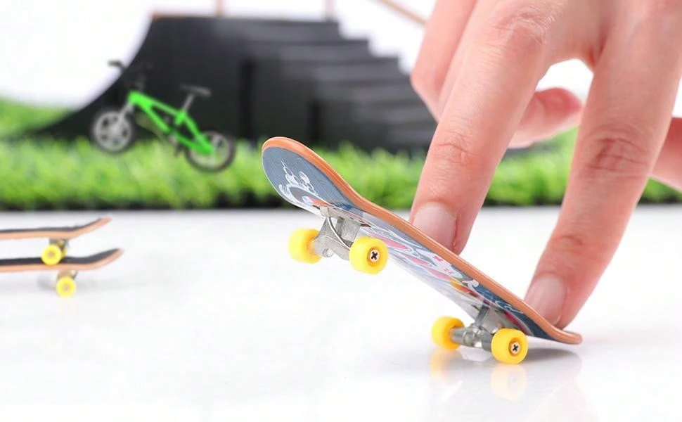 31 Pieces Mini Finger Toys Set Finger Skateboards Bikes Scooters Swing ...