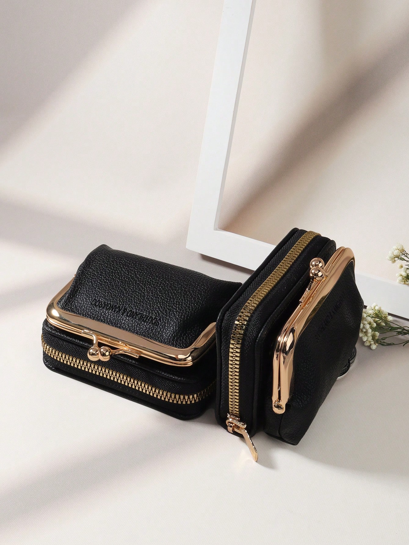 Carteras de mujer con letras negras Monederos cortos de cuero de PU ...