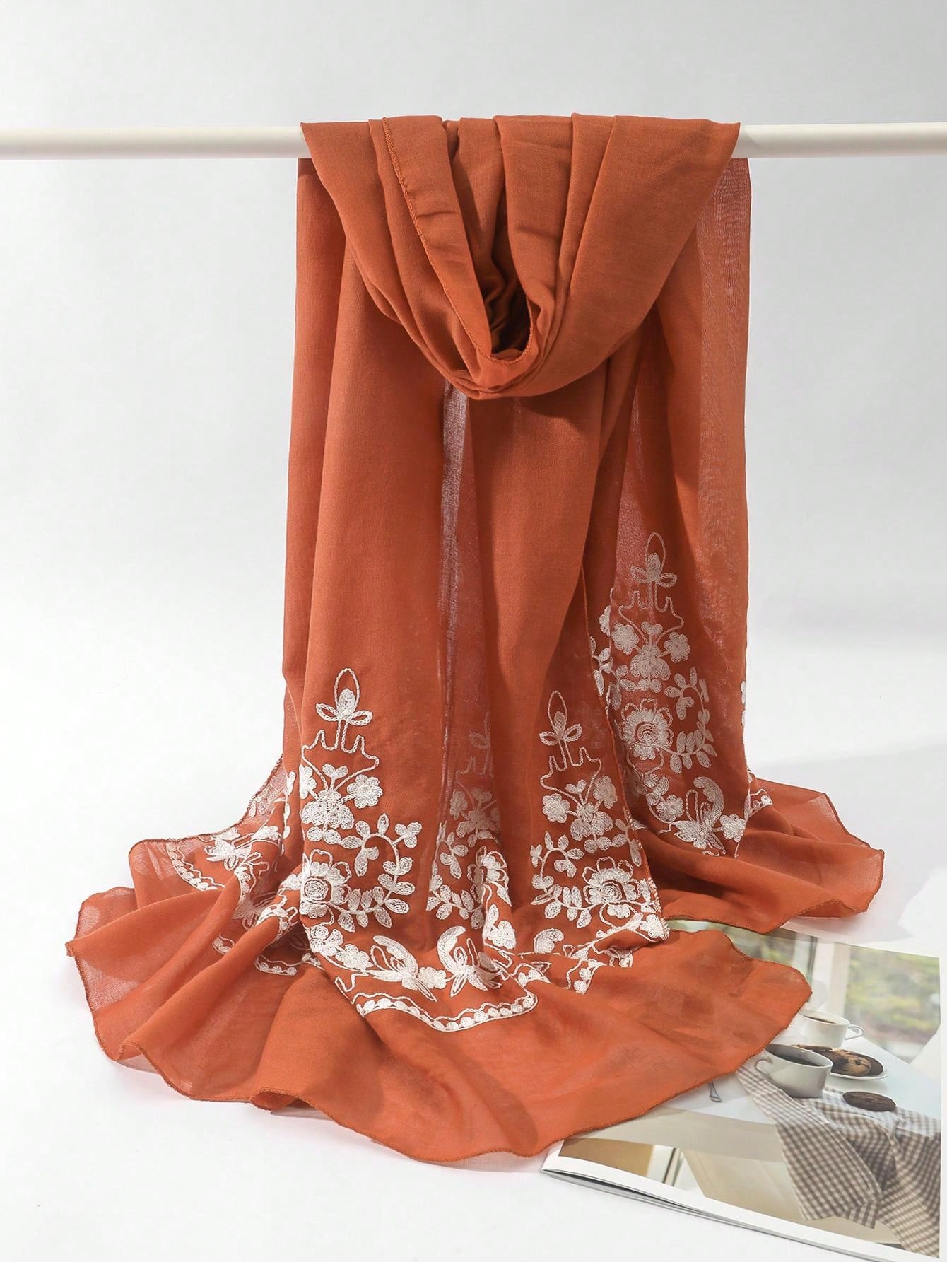 1 Pezzo Sciarpa Di Moda Ricamata Di Colore Rosso Ruggine Per Signore ...