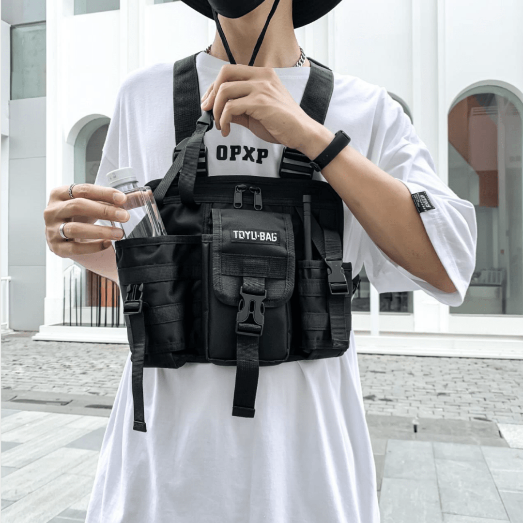 Functional Men's Chest Bag, Simple And Stylish, With Multiple Pockets ...