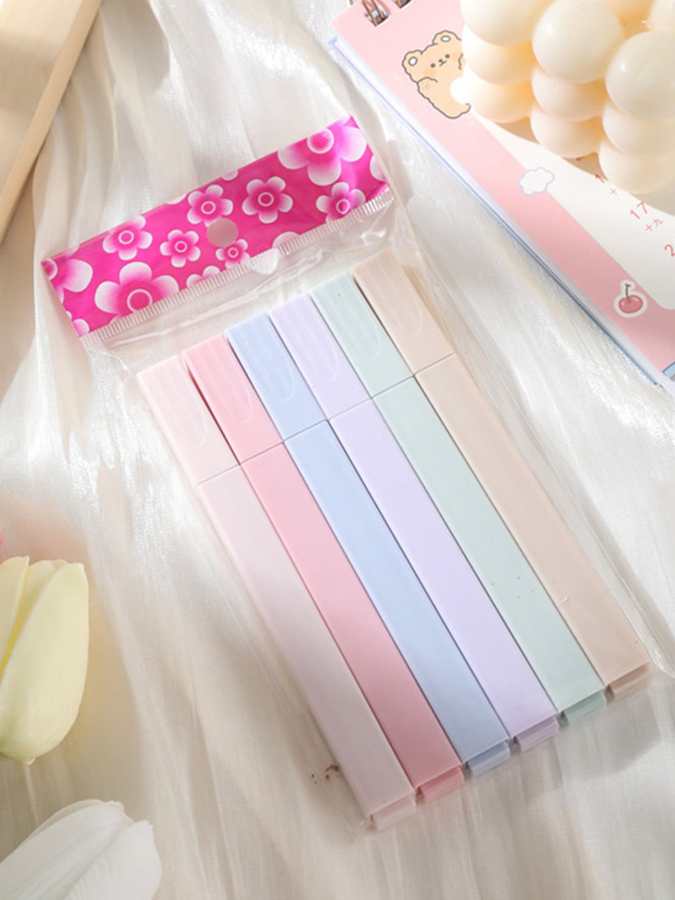 6pcs creative graffiti minimalist highlighters, students can use soft ...