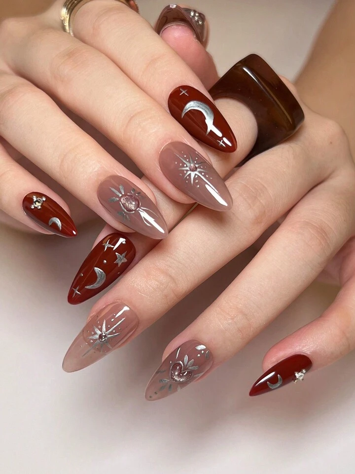 Ongles En Amande Rouge Foncé