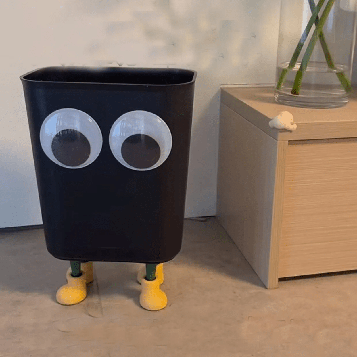 Cartoon Cute Big Eyes Trash Can Garbage Bin Home Office Rubbish Bin ...