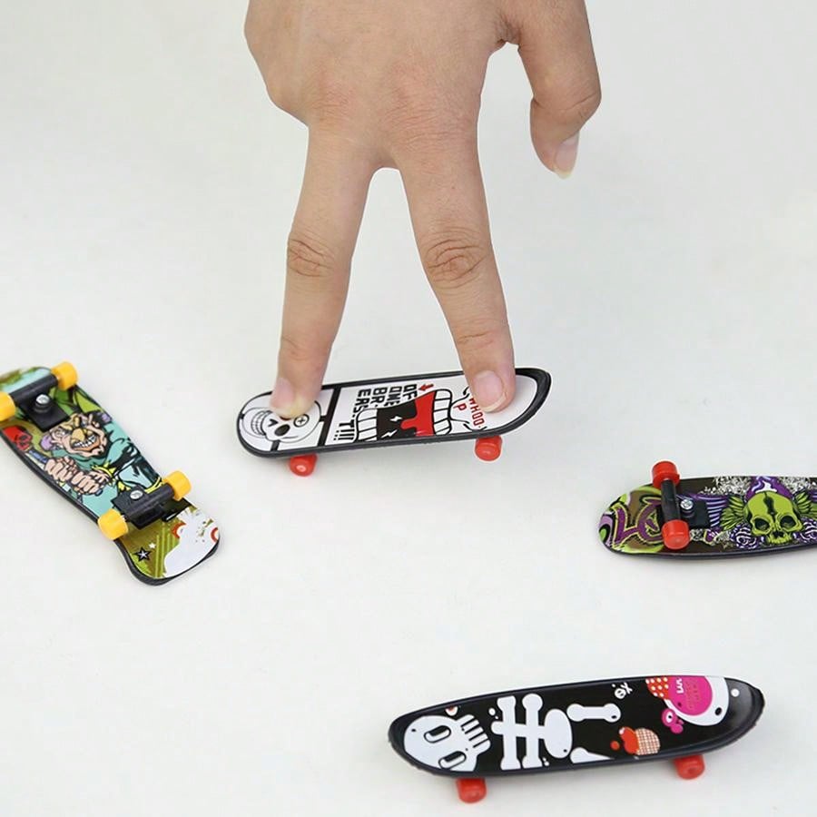 Random Color Finger Skateboard, Mini Fingerboard Toy Set With Ramp Desk ...