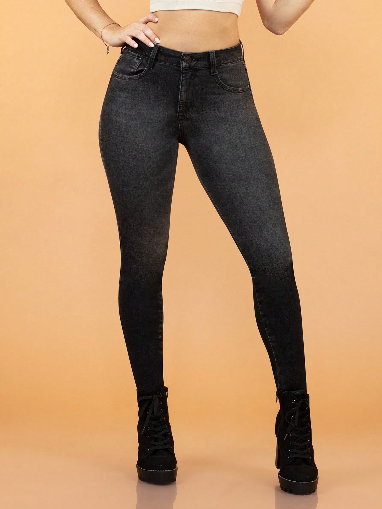 Savi Jeans, pantalón básico en dos tonos de negro, bolsas traseras ...