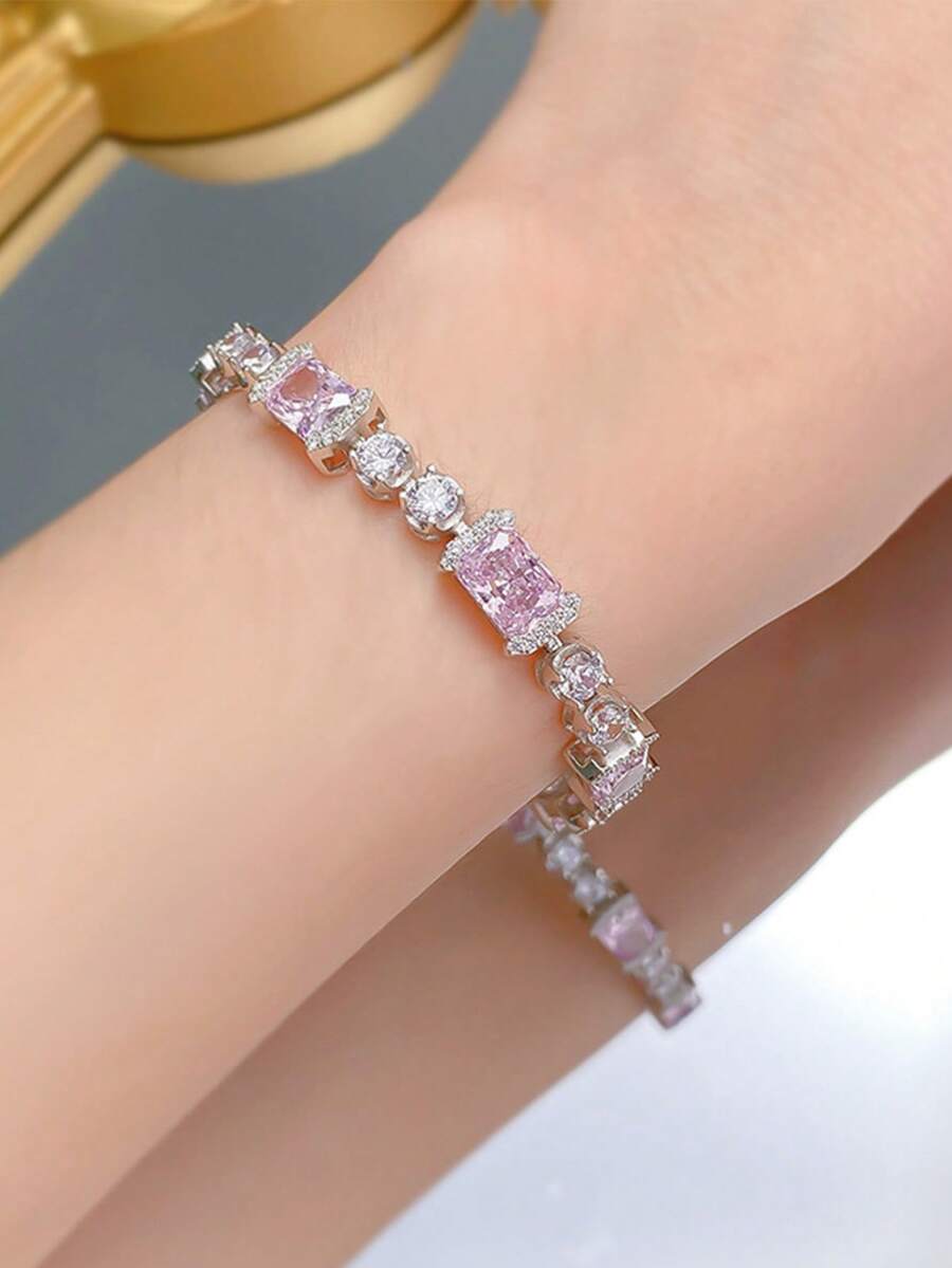 Exquisite Bracelet Inlaid With Bead-set And Pave-set Diamonds And Rose ...