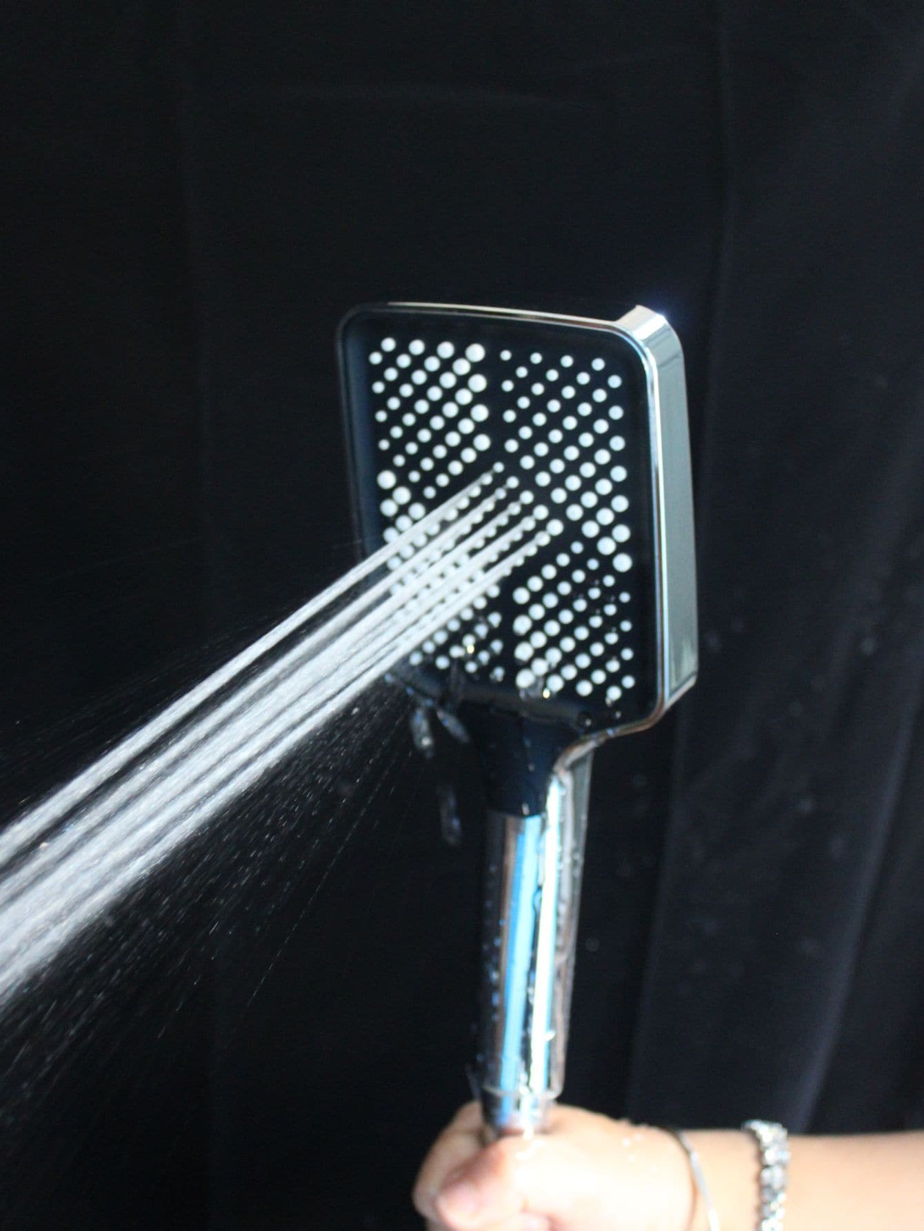 Shower Head With Pressure-boosting Technology And Large Spray Panel ...