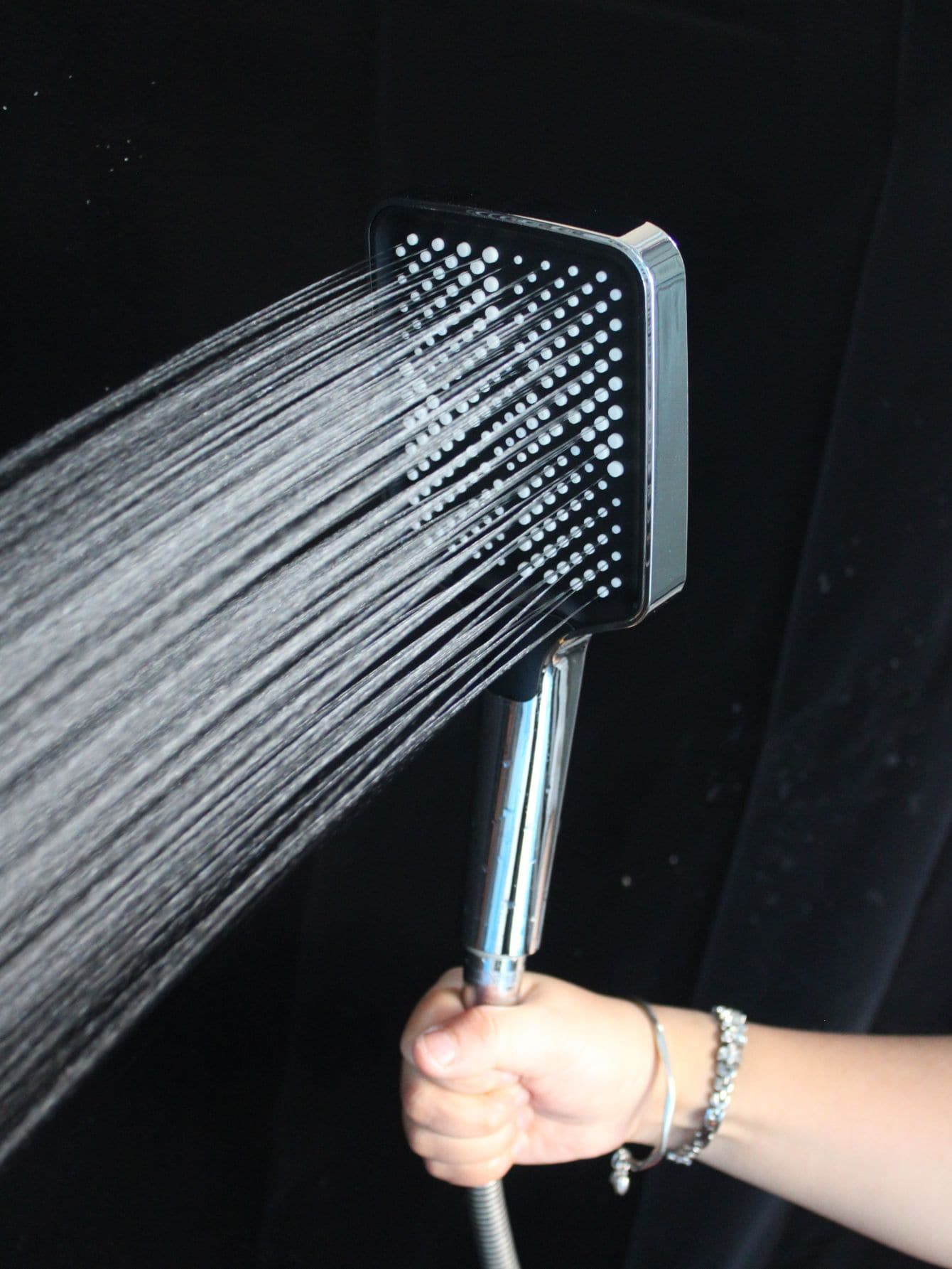 Shower Head With Pressure-boosting Technology And Large Spray Panel ...