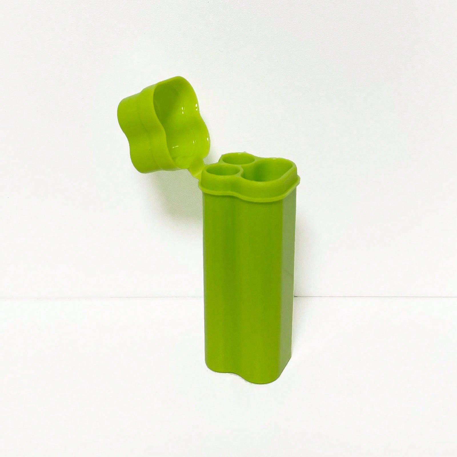 One-Piece Flip-Top Cigarette Case Kit With Two Holes Including Lighter ...