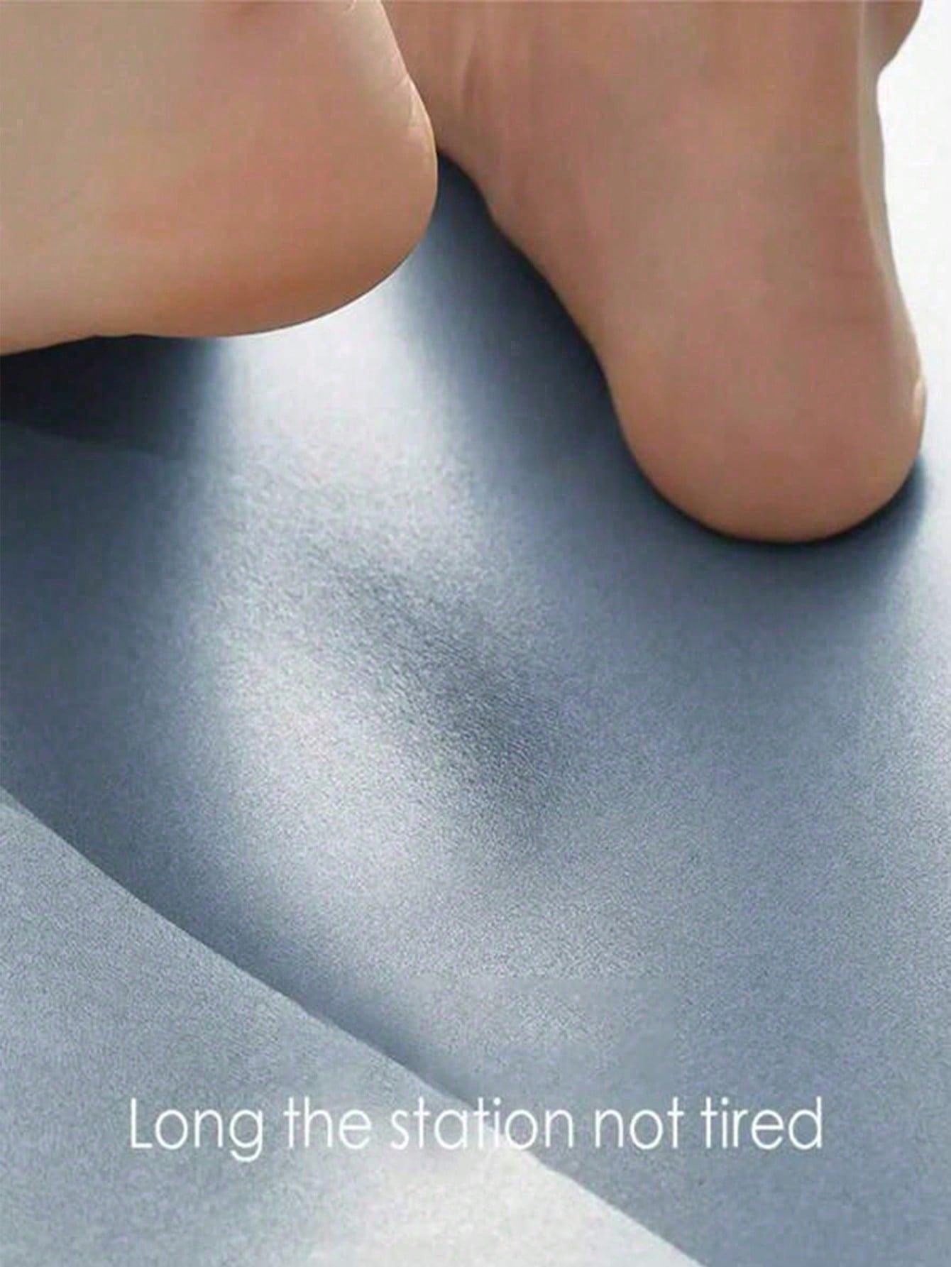 A Piece Of Silicon Mud Kitchen Mat With Line Pattern, Modern And ...