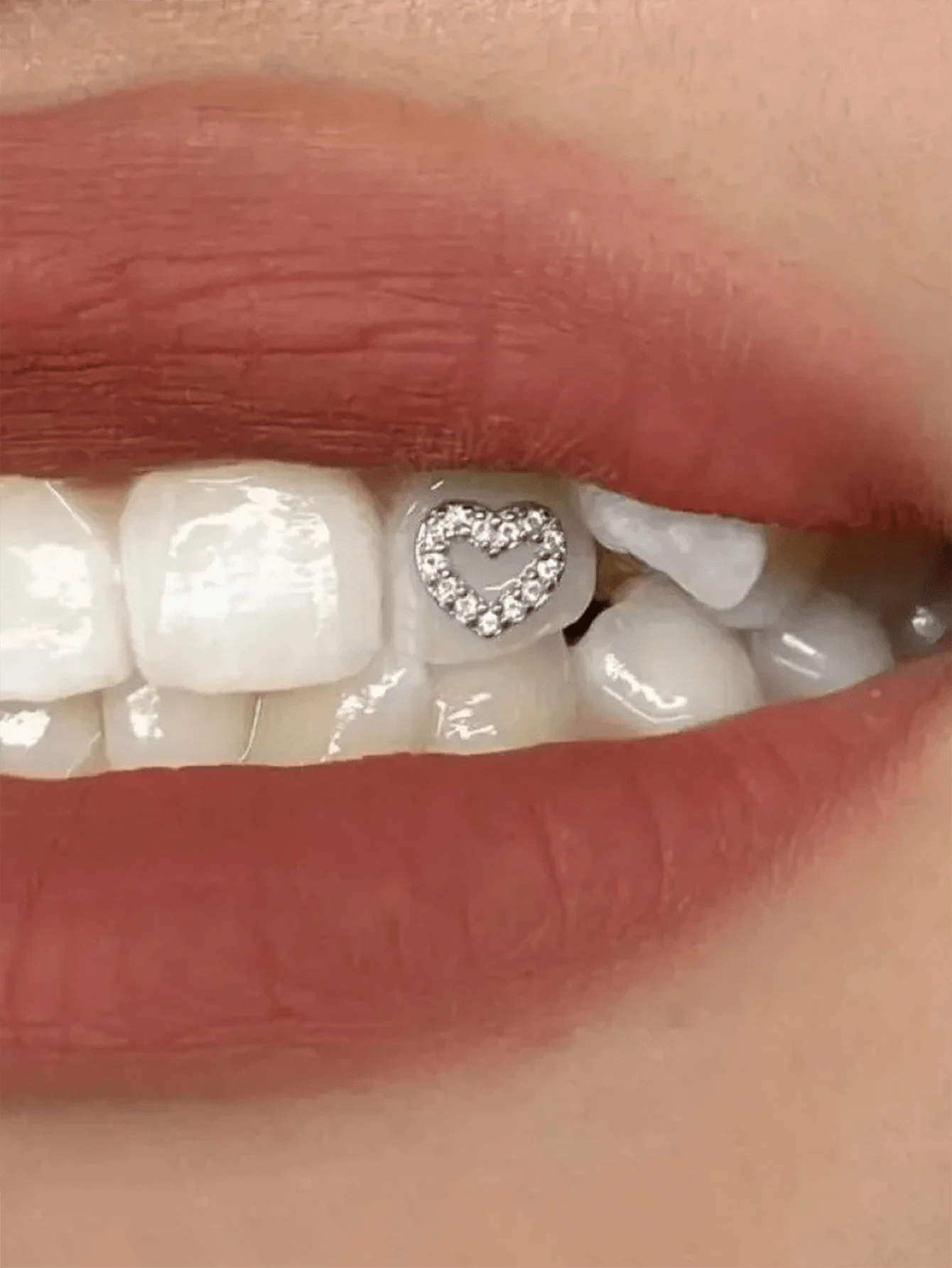 1pc Delicate And Minimalist Metallic Heart Shaped Tooth Diamond | SHEIN USA