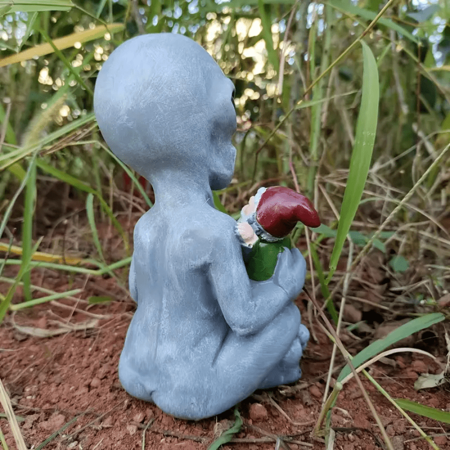 Resin Friendship Alien And Gnome Garden Statue | SHEIN USA