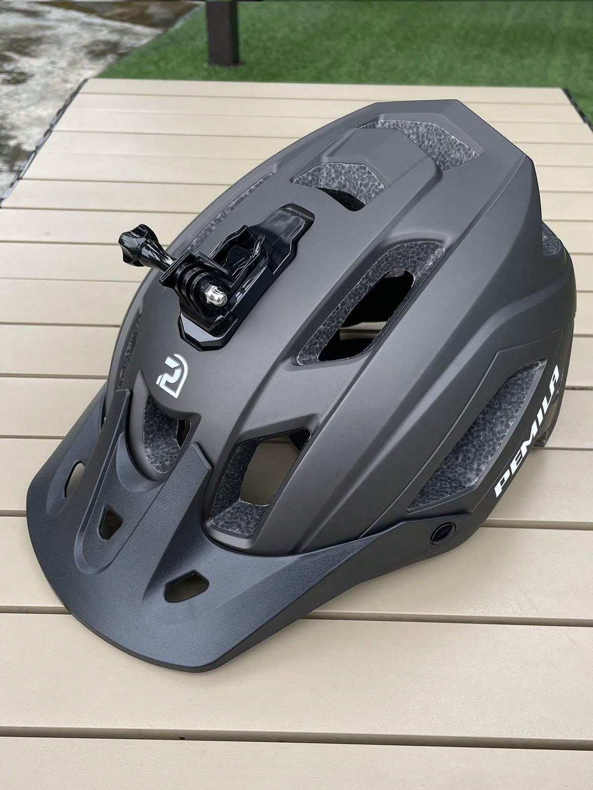 Pemila One-piece Mountain/road Bike Helmet With Camera/light Fixed ...