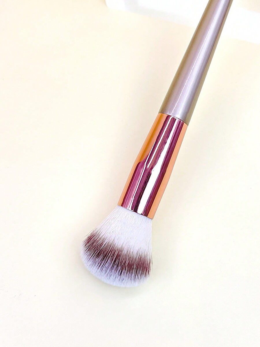 Large Fluffy Blush Brush & Powder Brush With Rounded Tips For Easy Application And High-End ...