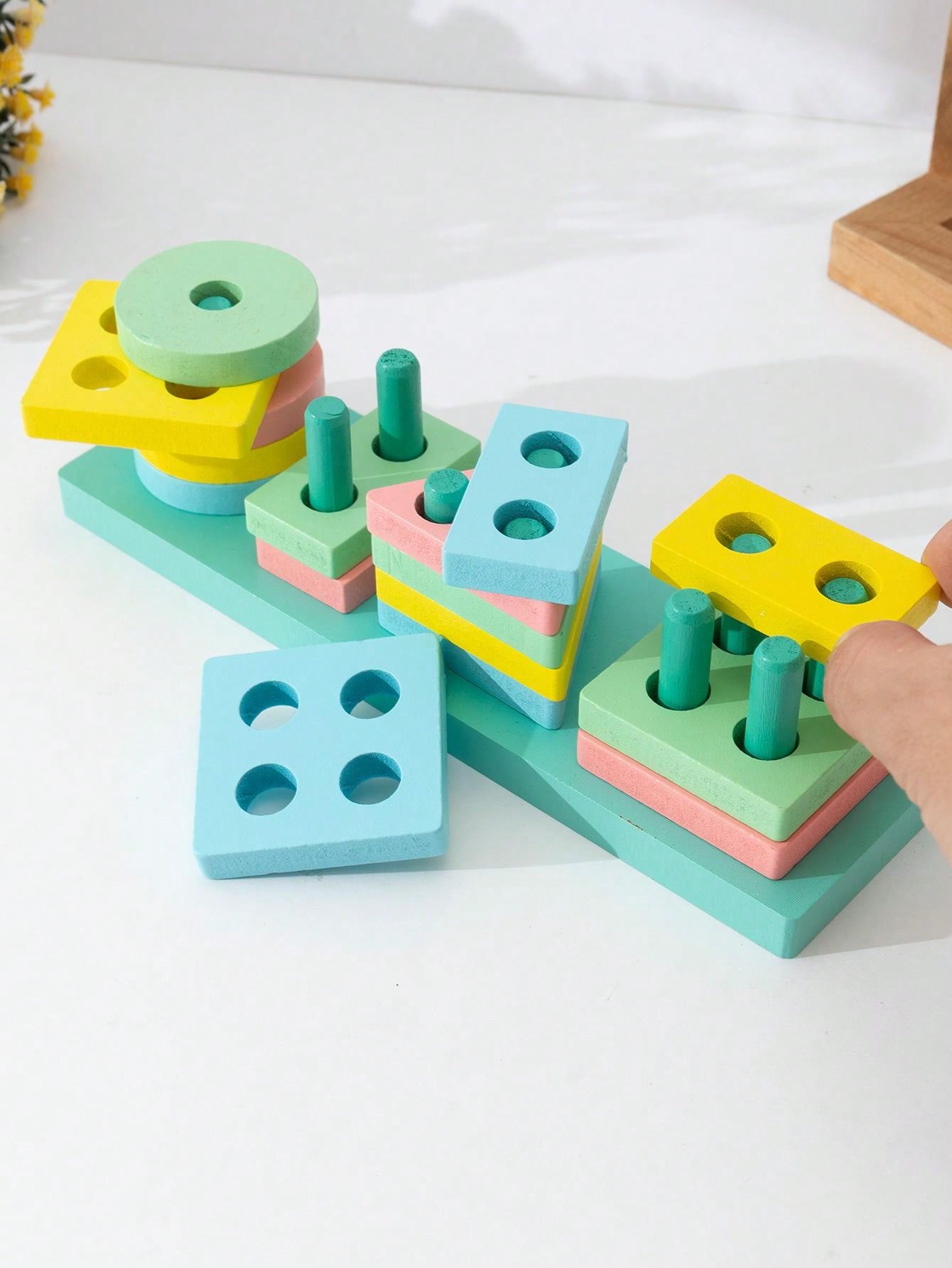 Geometric Shapes Sorting & Matching Wooden Toy For Training Hand-eye ...