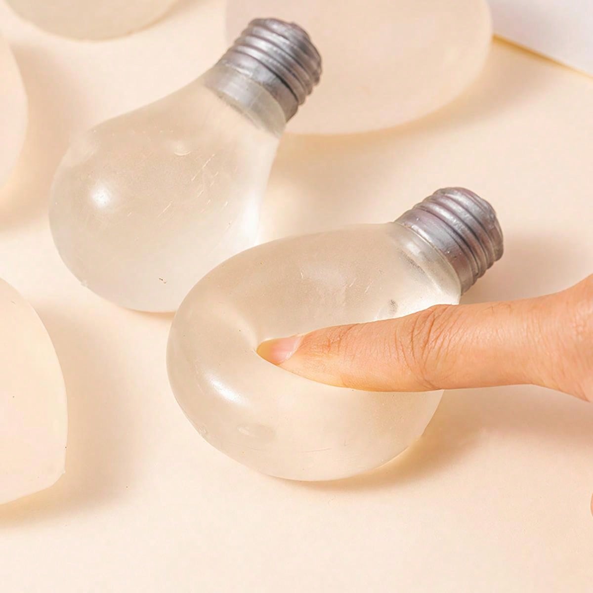 Creative DIY Cute Glow-In-The-Dark Light Bulb Maltose Pinch Music ...