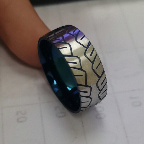 Fashionable Men'S Tire Tread Engraved Retro Stainless Steel Ring, Width ...