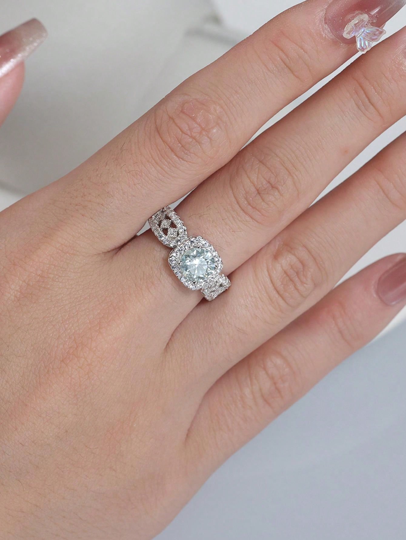 About 4.1g S925 Sterling Silver 1ct Round Moissanite Ring For Women ...