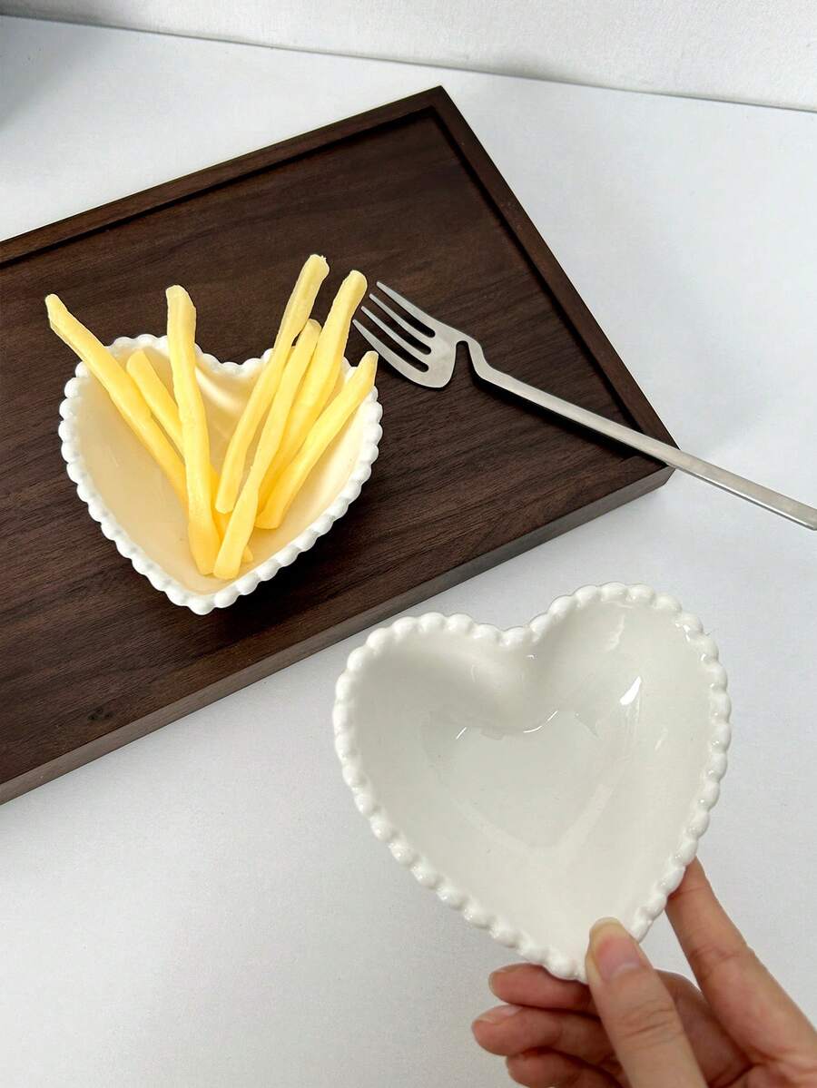 1قطعة طبق سيراميك أبيض على شكل قلب صغير، طبق حلوى بتصميم مرتفع مع ديكور اللؤلؤ الزائف، طبق سلطة ...