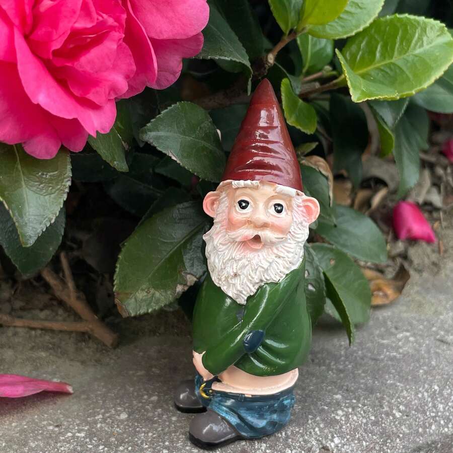 1pc Creative Miniature Helping Grandpa, Peeing White Bearded Dwarf ...