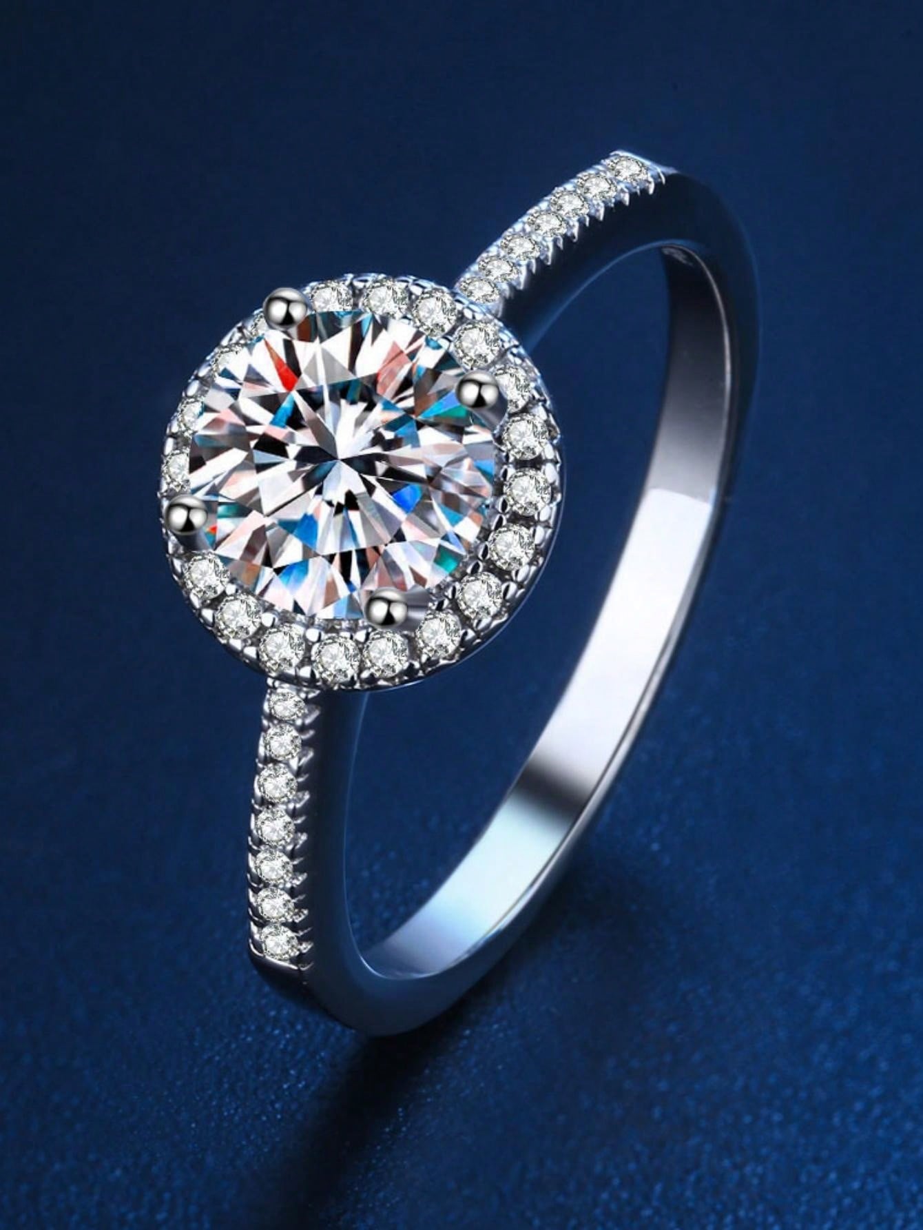 Un Anillo Clásico, Elegante, Lujoso Y Elegante De Plata S925 Con Moissanita De 1ct De Piedra ...